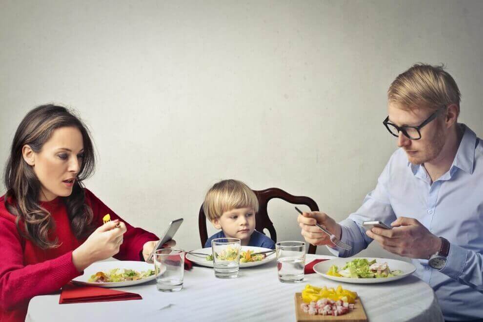The Signs And Effects Of Bad Parenting That All Parents Should Know ...